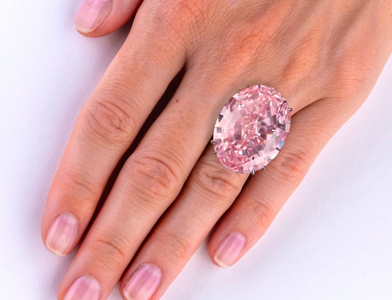 Růžový diamant Pink Star byl vydražen za rekordní částku | VVDiamonds